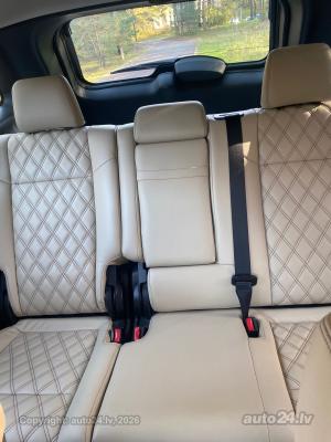 White Jeep Grand Cherokee 2012 in Tallinn, with an engine capacity of 3.00 L and mileage of 274 thousand km for 9000 €, photo 16 on AUTOMOTO.COM.LV