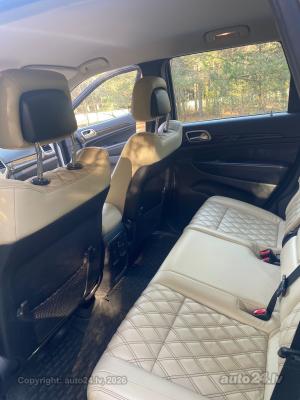 White Jeep Grand Cherokee 2012 in Tallinn, with an engine capacity of 3.00 L and mileage of 274 thousand km for 9000 €, photo 17 on AUTOMOTO.COM.LV