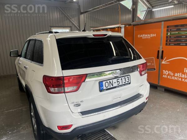Balts Jeep Grand Cherokee 2012 Rīga, ar dzinēja tilpumu 3.00 L un nobraukumu 285 tūkst. km par 8950 €, foto 6 vietnē AUTOMOTO.COM.LV