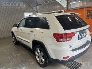 Balts Jeep Grand Cherokee 2012 Rīga, ar dzinēja tilpumu 3.00 L un nobraukumu 285 tūkst. km par 8950 €, foto 8 vietnē AUTOMOTO.COM.LV