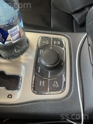Balts Jeep Grand Cherokee 2012 Rīga, ar dzinēja tilpumu 3.00 L un nobraukumu 285 tūkst. km par 8950 €, foto 14 vietnē AUTOMOTO.COM.LV