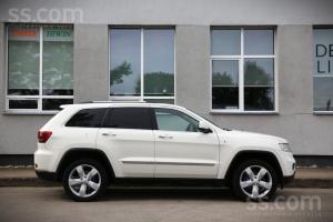Balts Jeep Grand Cherokee 2012 Rīga, ar dzinēja tilpumu 3.00 L un nobraukumu 420 tūkst. km par 5495 €, foto 4 vietnē AUTOMOTO.COM.LV