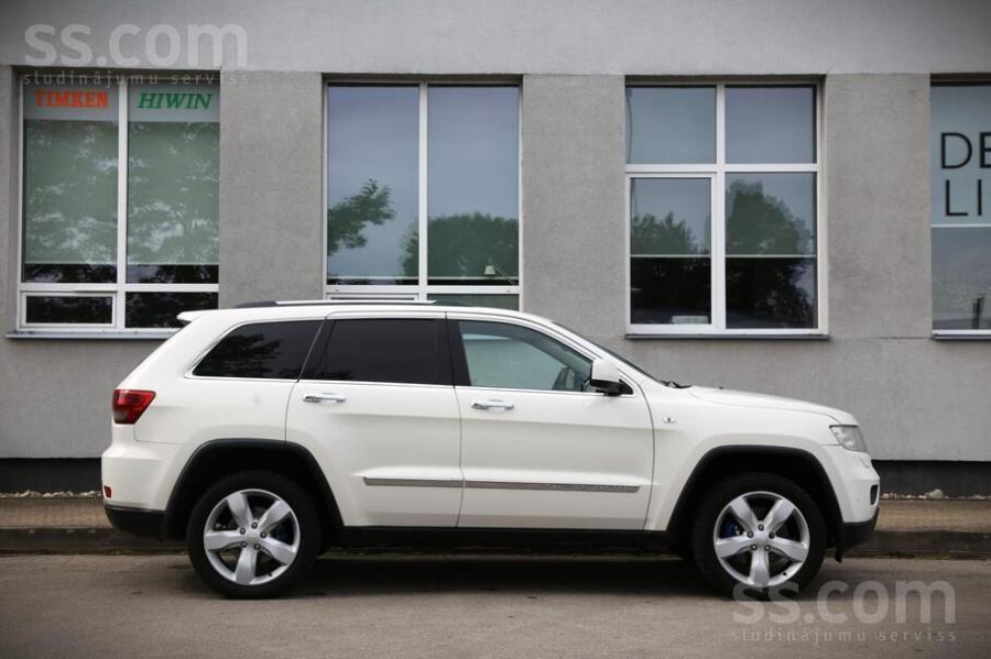 Balts Jeep Grand Cherokee 2012 Rīga, ar dzinēja tilpumu 3.00 L un nobraukumu 420 tūkst. km par 5495 €, foto 4 vietnē AUTOMOTO.COM.LV
