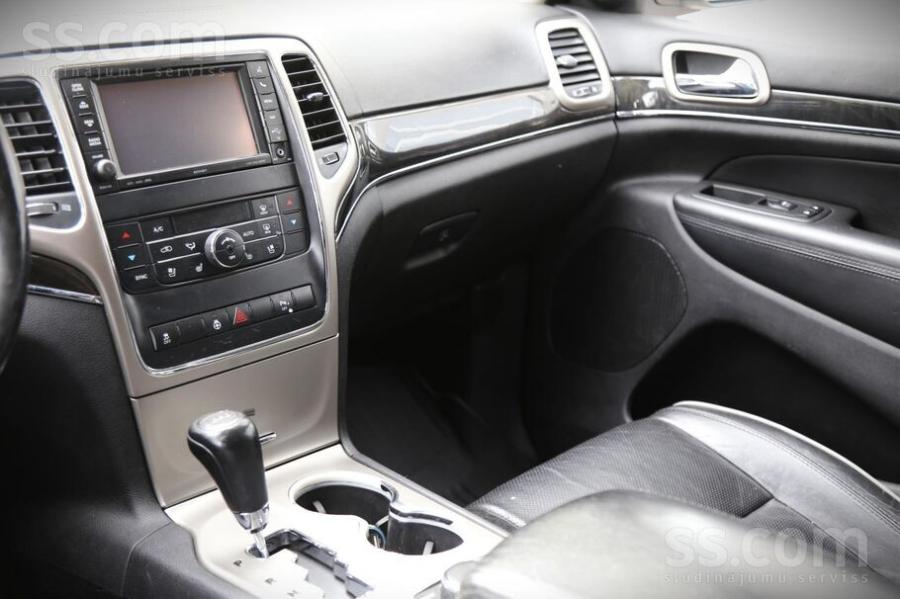 Balts Jeep Grand Cherokee 2012 Rīga, ar dzinēja tilpumu 3.00 L un nobraukumu 420 tūkst. km par 5495 €, foto 9 vietnē AUTOMOTO.COM.LV