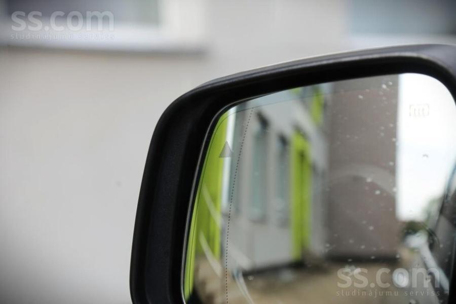 Balts Jeep Grand Cherokee 2012 Rīga, ar dzinēja tilpumu 3.00 L un nobraukumu 420 tūkst. km par 5495 €, foto 23 vietnē AUTOMOTO.COM.LV