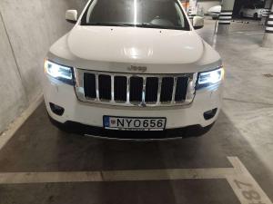 White Jeep Grand Cherokee 2012 in Vilnius, with an engine capacity of 2.99 L and mileage of 280 thousand km for 7600 €, photo  on AUTOMOTO.COM.LV