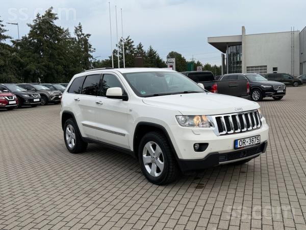 Джип Гранд Чероки 2012 в Лиепая на AUTOMOTO.COM.LV Белый Джип Гранд Чероки 2012 в Лиепая, объемом двигателя 3.00 л и пробегом 239 тыс. км за 9800 €, фото 5 на AUTOMOTO.COM.LV