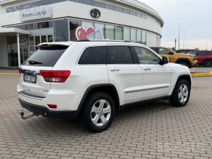 Balts Jeep Grand Cherokee 2012 Liepāja, ar dzinēja tilpumu 3.00 L un nobraukumu 239 tūkst. km par 9800 €, foto 7 vietnē AUTOMOTO.COM.LV