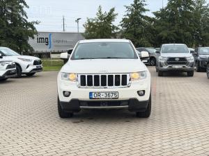 Balts Jeep Grand Cherokee 2012 Liepāja, ar dzinēja tilpumu 3.00 L un nobraukumu 239 tūkst. km par 9800 €, foto 8 vietnē AUTOMOTO.COM.LV