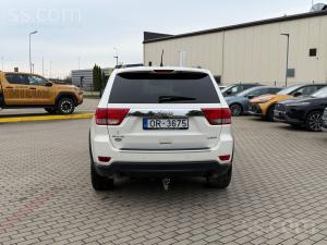 Balts Jeep Grand Cherokee 2012 Liepāja, ar dzinēja tilpumu 3.00 L un nobraukumu 239 tūkst. km par 9800 €, foto 9 vietnē AUTOMOTO.COM.LV
