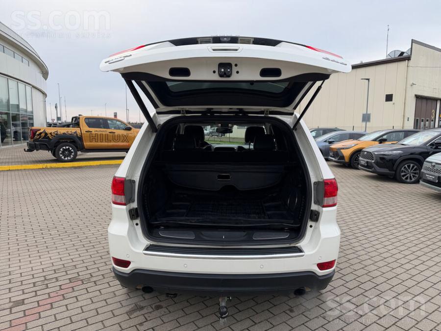 Balts Jeep Grand Cherokee 2012 Liepāja, ar dzinēja tilpumu 3.00 L un nobraukumu 239 tūkst. km par 9800 €, foto 10 vietnē AUTOMOTO.COM.LV