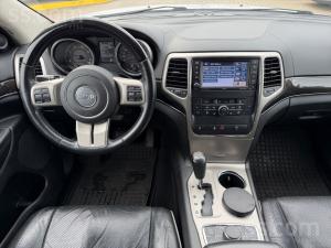 Balts Jeep Grand Cherokee 2012 Liepāja, ar dzinēja tilpumu 3.00 L un nobraukumu 239 tūkst. km par 9800 €, foto 12 vietnē AUTOMOTO.COM.LV