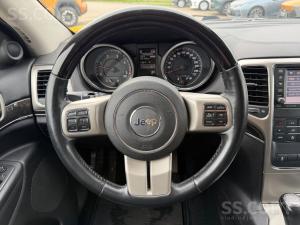 Balts Jeep Grand Cherokee 2012 Liepāja, ar dzinēja tilpumu 3.00 L un nobraukumu 239 tūkst. km par 9800 €, foto 13 vietnē AUTOMOTO.COM.LV