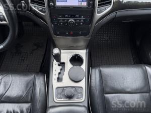 Balts Jeep Grand Cherokee 2012 Liepāja, ar dzinēja tilpumu 3.00 L un nobraukumu 239 tūkst. km par 9800 €, foto 17 vietnē AUTOMOTO.COM.LV