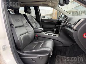 Balts Jeep Grand Cherokee 2012 Liepāja, ar dzinēja tilpumu 3.00 L un nobraukumu 239 tūkst. km par 9800 €, foto 18 vietnē AUTOMOTO.COM.LV