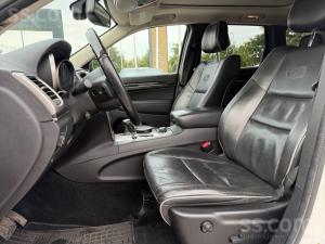 Balts Jeep Grand Cherokee 2012 Liepāja, ar dzinēja tilpumu 3.00 L un nobraukumu 239 tūkst. km par 9800 €, foto 20 vietnē AUTOMOTO.COM.LV