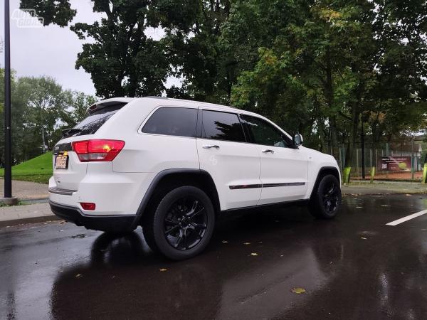 Джип Гранд Чероки 2012 в Вильнюс на AUTOMOTO.COM.LV Белый Джип Гранд Чероки 2012 в Вильнюс, объемом двигателя 3.00 л и пробегом 280 тыс. км за 6500 €, фото 5 на AUTOMOTO.COM.LV