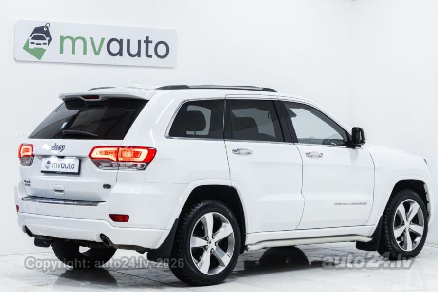 Balts Jeep Grand Cherokee 2013 Tallina, ar dzinēja tilpumu 3.00 L un nobraukumu 196 tūkst. km par 13990 €, foto 2 vietnē AUTOMOTO.COM.LV