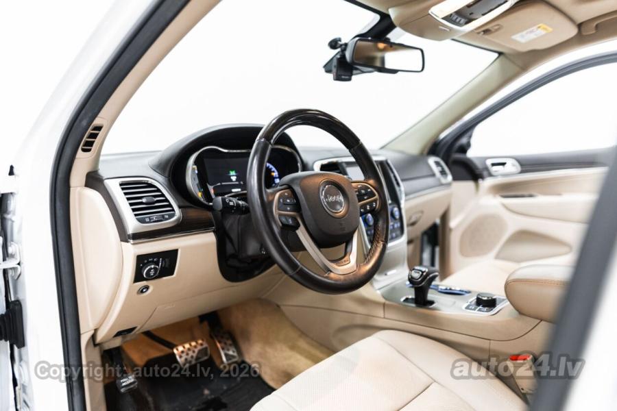 Balts Jeep Grand Cherokee 2013 Tallina, ar dzinēja tilpumu 3.00 L un nobraukumu 196 tūkst. km par 13990 €, foto 11 vietnē AUTOMOTO.COM.LV