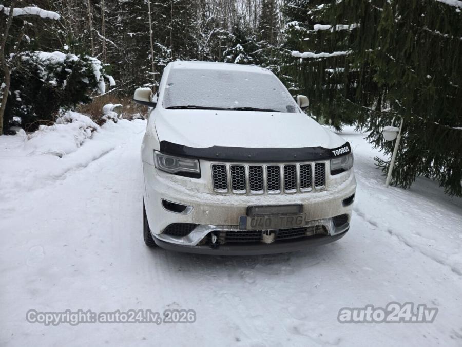 White Jeep Grand Cherokee 2013 in Tallinn, with an engine capacity of 3.00 L and mileage of 306 thousand km for 7000 €, photo 1 on AUTOMOTO.COM.LV