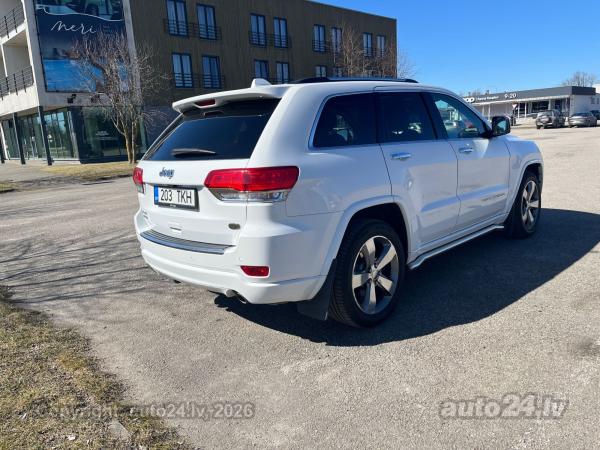 White Jeep Grand Cherokee 2013 in Tallinn, with an engine capacity of 3.00 L and mileage of 198 thousand km for 15990 €, photo 5 on AUTOMOTO.COM.LV