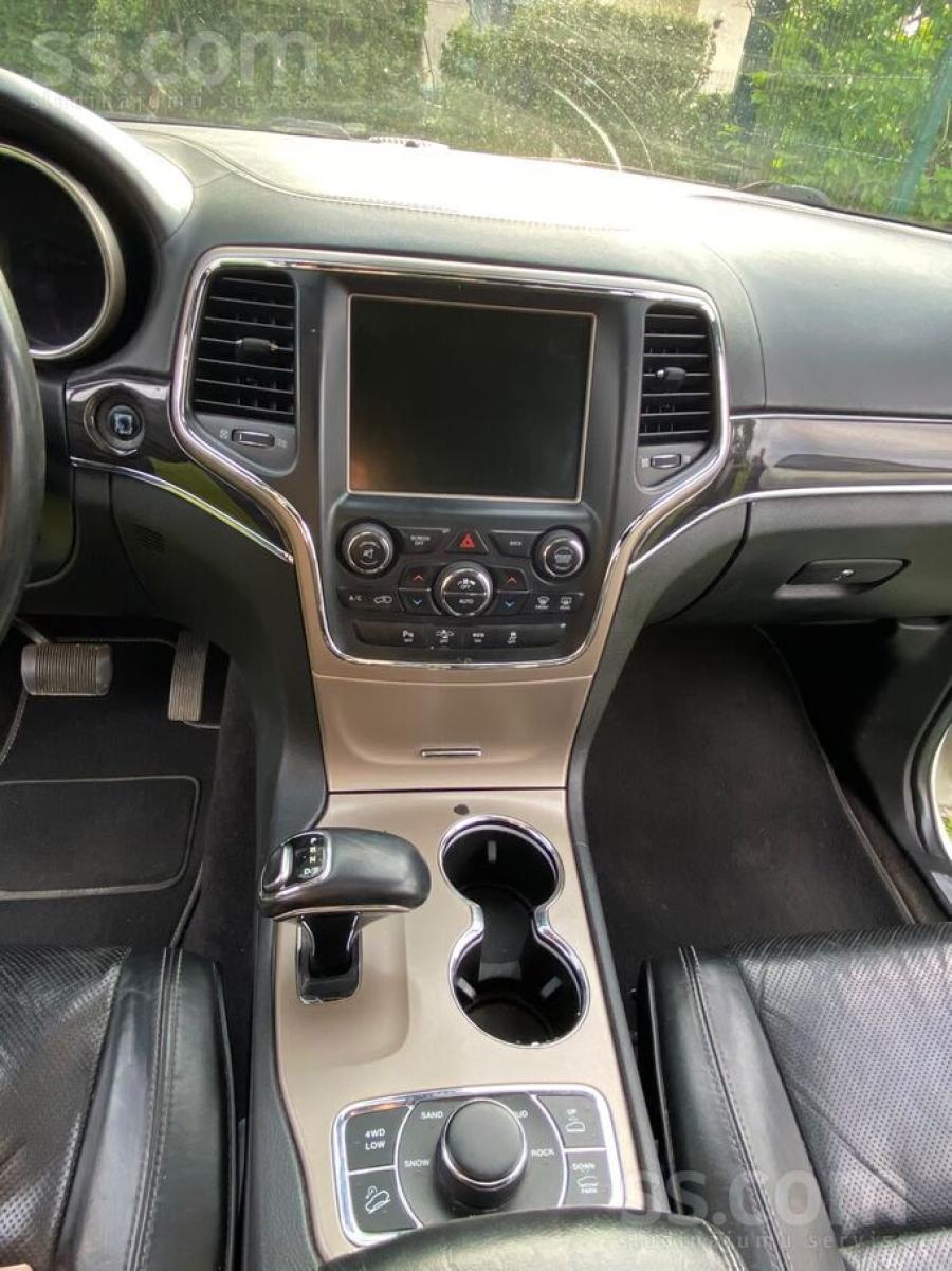 Balts Jeep Grand Cherokee 2013 Ogre, ar dzinēja tilpumu 3.00 L un nobraukumu 336 tūkst. km par 9500 €, foto 10 vietnē AUTOMOTO.COM.LV