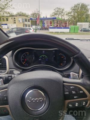 Balts Jeep Grand Cherokee 2013 Ogre, ar dzinēja tilpumu 3.00 L un nobraukumu 336 tūkst. km par 9500 €, foto 15 vietnē AUTOMOTO.COM.LV