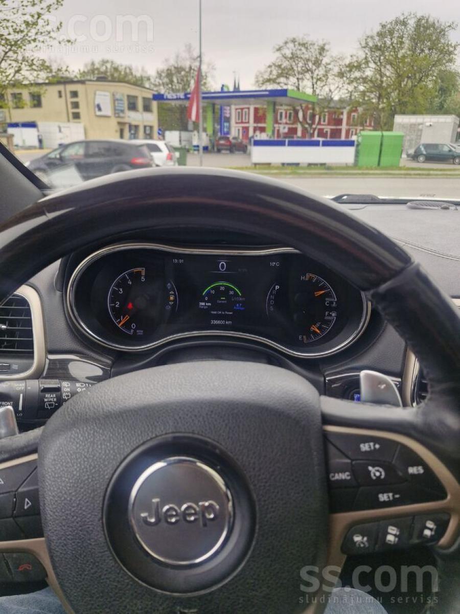 Balts Jeep Grand Cherokee 2013 Ogre, ar dzinēja tilpumu 3.00 L un nobraukumu 336 tūkst. km par 9500 €, foto 15 vietnē AUTOMOTO.COM.LV
