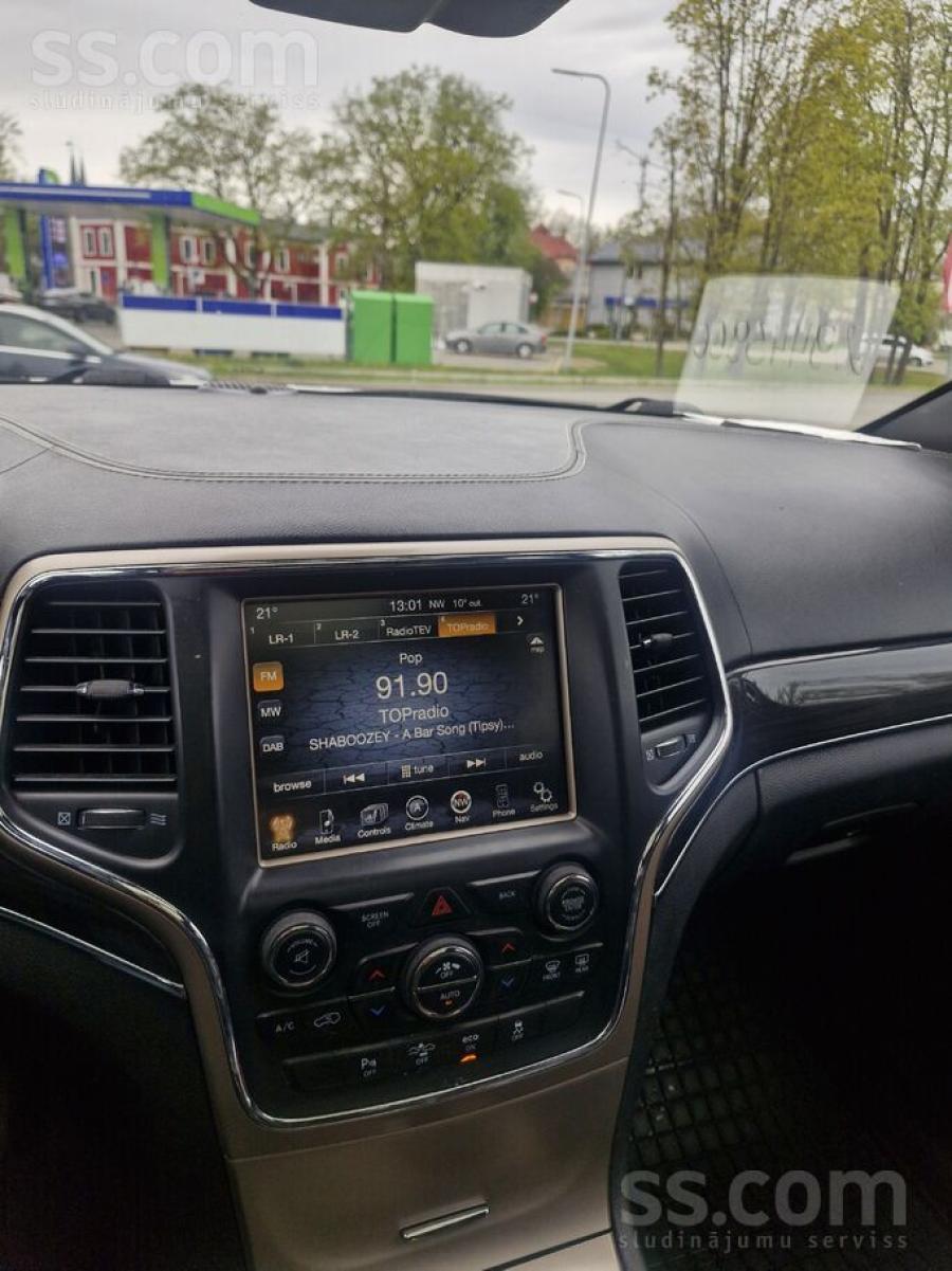 Balts Jeep Grand Cherokee 2013 Ogre, ar dzinēja tilpumu 3.00 L un nobraukumu 336 tūkst. km par 9500 €, foto 16 vietnē AUTOMOTO.COM.LV