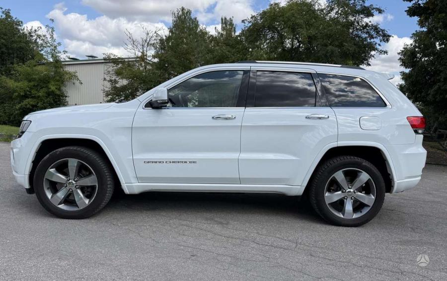 Balts Jeep Grand Cherokee 2013 Šauļi, ar dzinēja tilpumu 2.99 L un nobraukumu 235 tūkst. km par 12700 €, foto 8 vietnē AUTOMOTO.COM.LV