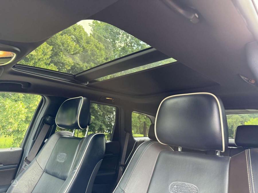 Balts Jeep Grand Cherokee 2013 Šauļi, ar dzinēja tilpumu 2.99 L un nobraukumu 235 tūkst. km par 12700 €, foto 17 vietnē AUTOMOTO.COM.LV