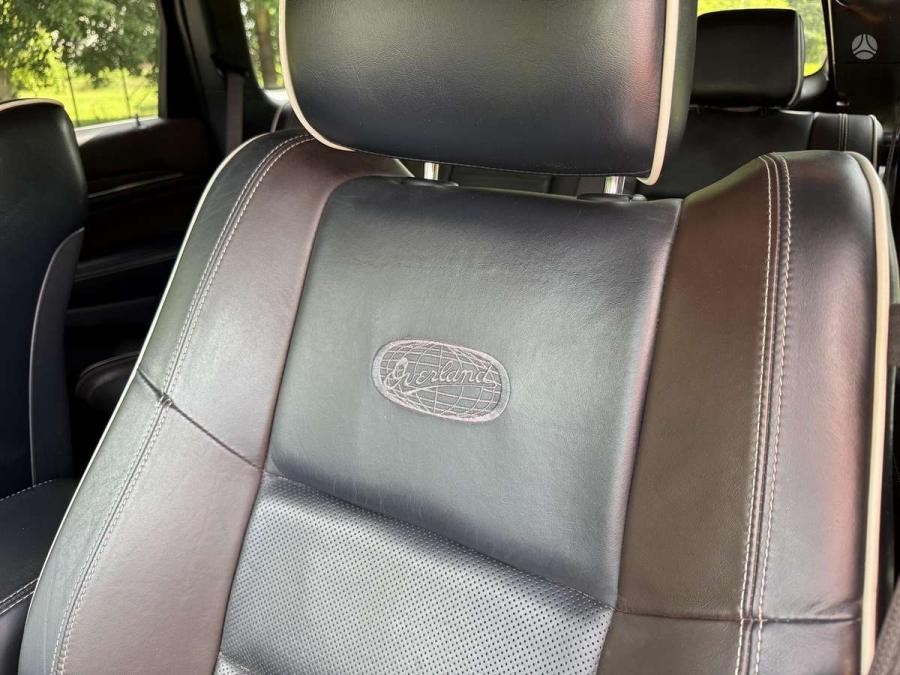 Balts Jeep Grand Cherokee 2013 Šauļi, ar dzinēja tilpumu 2.99 L un nobraukumu 235 tūkst. km par 12700 €, foto 19 vietnē AUTOMOTO.COM.LV