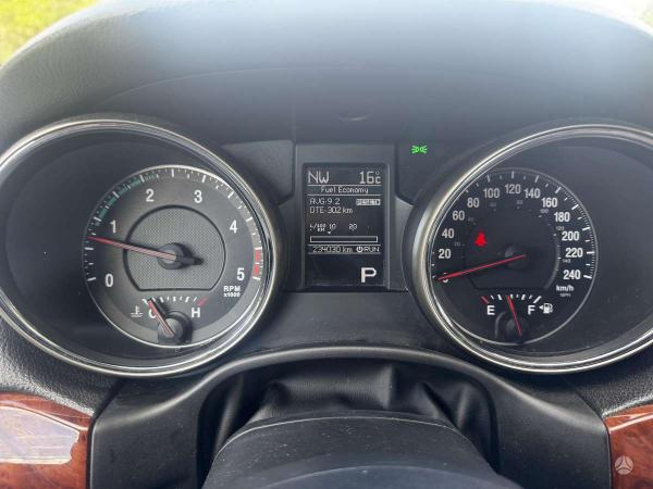 Jeep Grand Cherokee 2013 Viļņa vietnē Balts Jeep Grand Cherokee 2013 Viļņa, ar dzinēja tilpumu 2.99 L un nobraukumu 234 tūkst. km par 12000 €, foto 7 vietnē AUTOMOTO.COM.LV