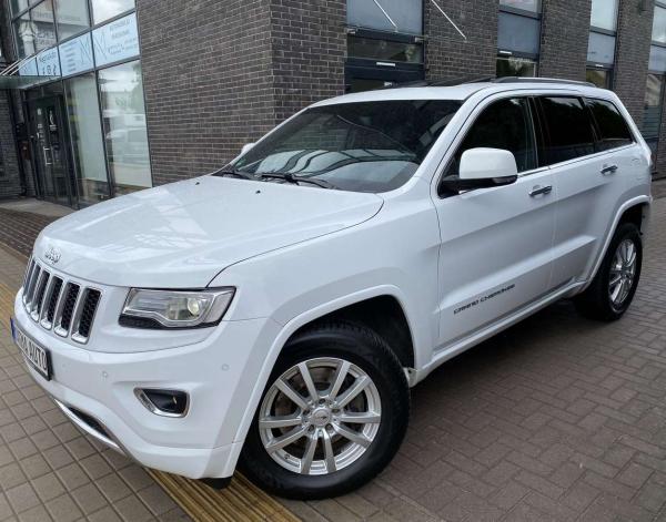 White Jeep Grand Cherokee 2013 in Marijampole, with an engine capacity of 2.99 L and mileage of 224 thousand km for 11650 €, photo 10 on AUTOMOTO.COM.LV
