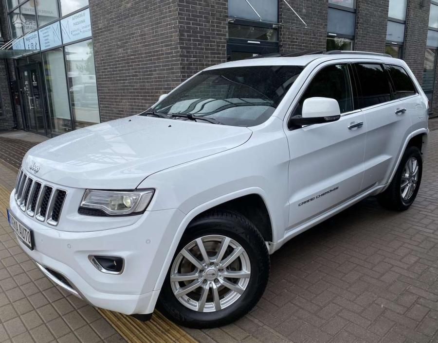 White Jeep Grand Cherokee 2013 in Marijampole, with an engine capacity of 2.99 L and mileage of 224 thousand km for 11650 €, photo 10 on AUTOMOTO.COM.LV