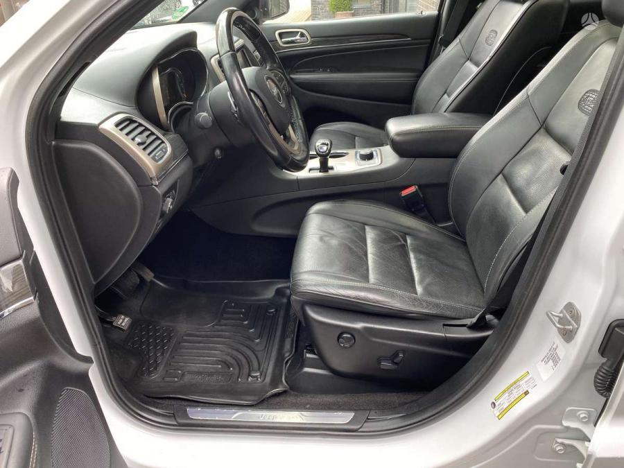 White Jeep Grand Cherokee 2013 in Marijampole, with an engine capacity of 2.99 L and mileage of 224 thousand km for 11650 €, photo 36 on AUTOMOTO.COM.LV