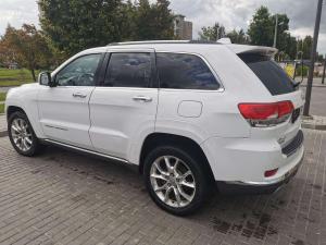 White Jeep Grand Cherokee 2013 in Kaunas, with an engine capacity of 2.99 L and mileage of 235 thousand km for 6300 €, photo 4 on AUTOMOTO.COM.LV