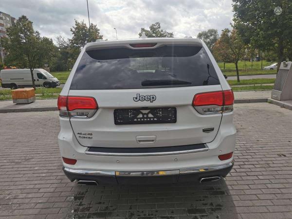 White Jeep Grand Cherokee 2013 in Kaunas, with an engine capacity of 2.99 L and mileage of 235 thousand km for 6300 €, photo 6 on AUTOMOTO.COM.LV