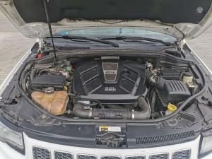 White Jeep Grand Cherokee 2013 in Kaunas, with an engine capacity of 2.99 L and mileage of 235 thousand km for 6300 €, photo 14 on AUTOMOTO.COM.LV
