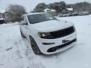 Balts Jeep Grand Cherokee 2014 Kauņa, ar dzinēja tilpumu 6.42 L un nobraukumu 230 tūkst. km par 22000 €, foto 4 vietnē AUTOMOTO.COM.LV