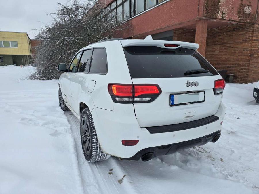 Balts Jeep Grand Cherokee 2014 Kauņa, ar dzinēja tilpumu 6.42 L un nobraukumu 230 tūkst. km par 22000 €, foto 10 vietnē AUTOMOTO.COM.LV