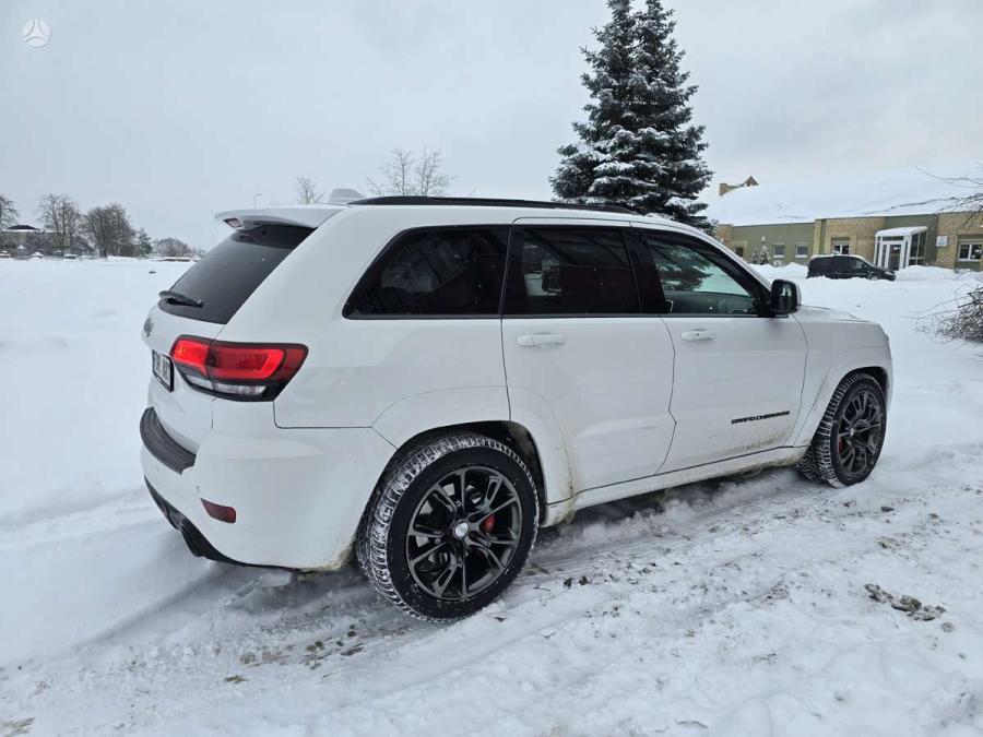 Balts Jeep Grand Cherokee 2014 Kauņa, ar dzinēja tilpumu 6.42 L un nobraukumu 230 tūkst. km par 22000 €, foto 12 vietnē AUTOMOTO.COM.LV