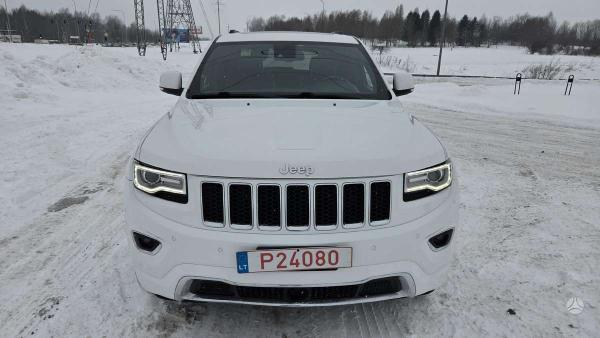 Balts Jeep Grand Cherokee 2014 Šauļi, ar dzinēja tilpumu 2.99 L un nobraukumu 128 tūkst. km par 12500 €, foto 3 vietnē AUTOMOTO.COM.LV