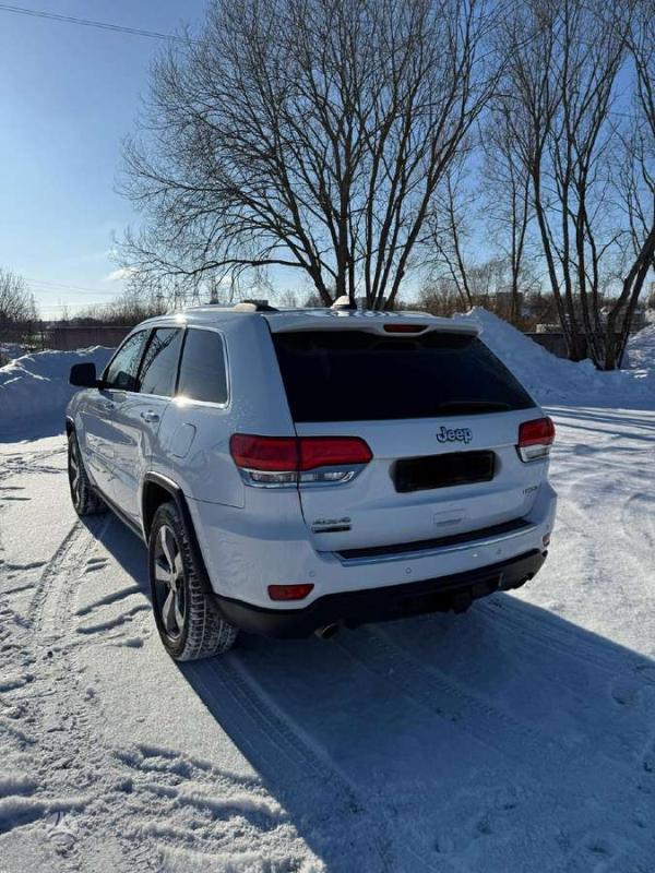Balts Jeep Grand Cherokee 2014 Šauļi, ar dzinēja tilpumu 3.00 L un nobraukumu 217 tūkst. km par 12000 €, foto 5 vietnē AUTOMOTO.COM.LV