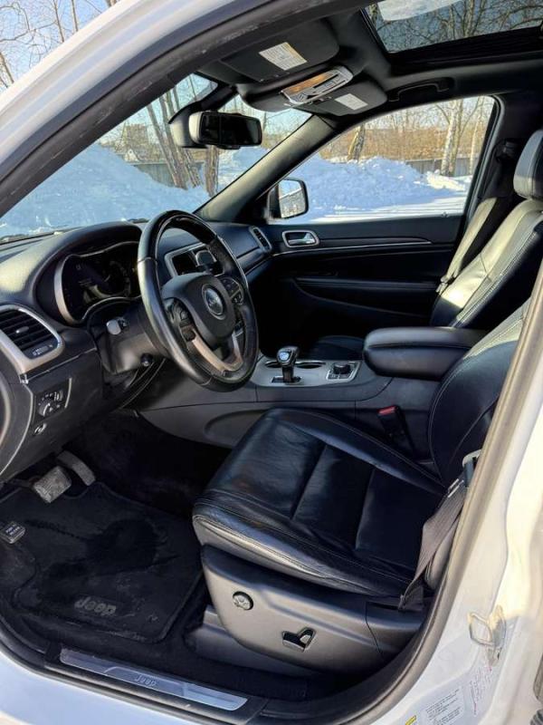 Balts Jeep Grand Cherokee 2014 Šauļi, ar dzinēja tilpumu 3.00 L un nobraukumu 217 tūkst. km par 12000 €, foto 9 vietnē AUTOMOTO.COM.LV