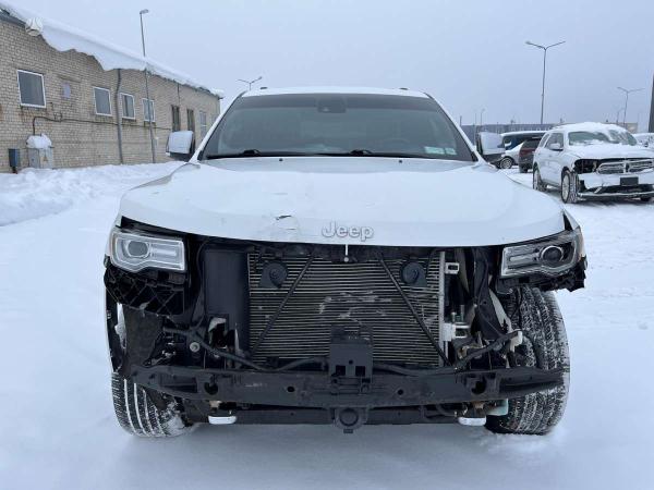 White Jeep Grand Cherokee 2014 in Siauliai, with an engine capacity of 3.60 L and mileage of 210 thousand km for 8400 €, photo 2 on AUTOMOTO.COM.LV