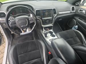 Balts Jeep Grand Cherokee 2014 Kauņa, ar dzinēja tilpumu 6.40 L un nobraukumu 240 tūkst. km par 20000 €, foto  vietnē AUTOMOTO.COM.LV