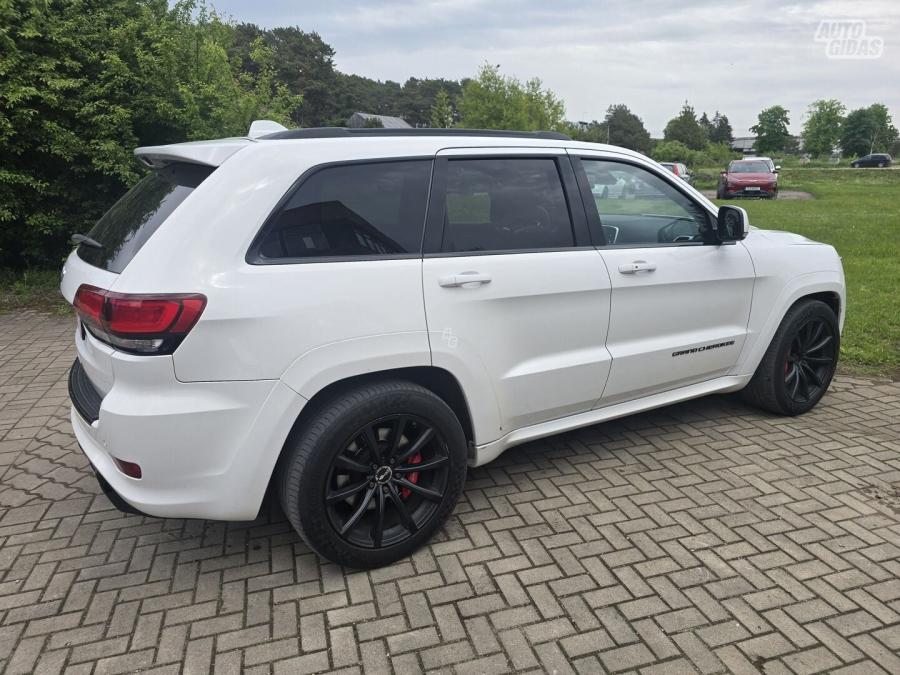 Balts Jeep Grand Cherokee 2014 Kauņa, ar dzinēja tilpumu 6.40 L un nobraukumu 240 tūkst. km par 20000 €, foto 5 vietnē AUTOMOTO.COM.LV