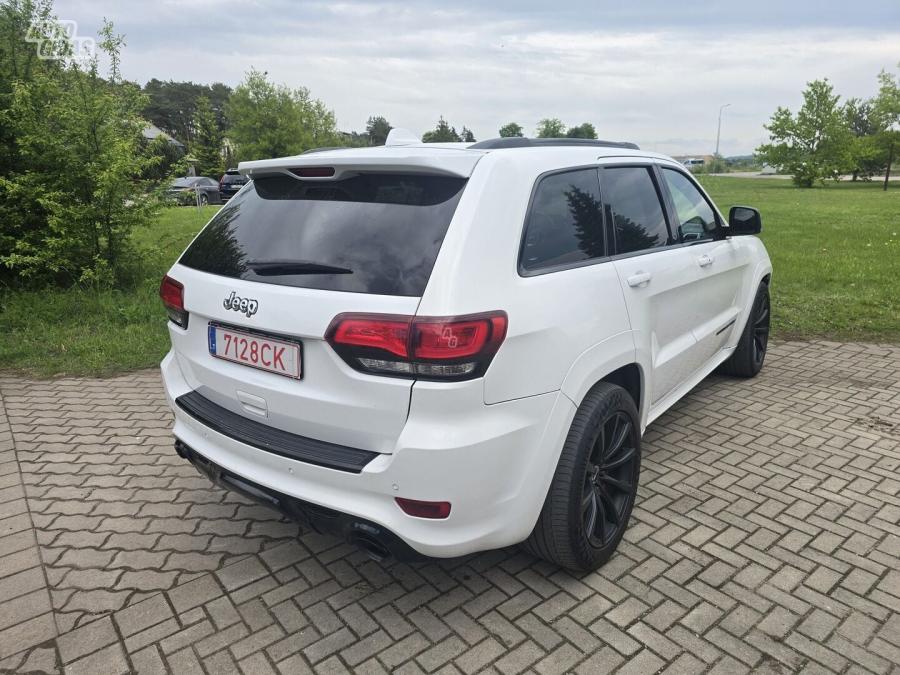 Balts Jeep Grand Cherokee 2014 Kauņa, ar dzinēja tilpumu 6.40 L un nobraukumu 240 tūkst. km par 20000 €, foto 6 vietnē AUTOMOTO.COM.LV