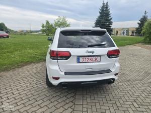 Balts Jeep Grand Cherokee 2014 Kauņa, ar dzinēja tilpumu 6.40 L un nobraukumu 240 tūkst. km par 20000 €, foto 7 vietnē AUTOMOTO.COM.LV